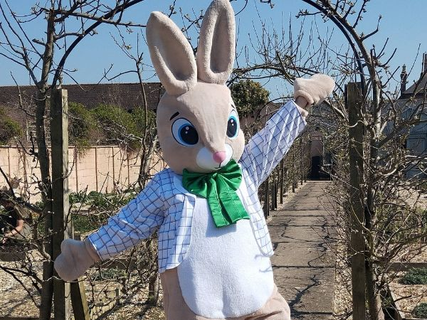 Buy Breakfast with the Easter Bunny Tickets online - Hogshaw Farm ...