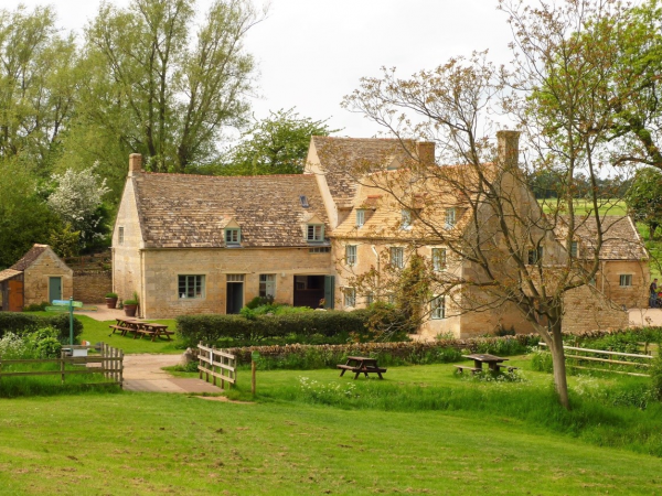 Buy Day Admissions Tickets online - Sacrewell Farm The William Scott ...