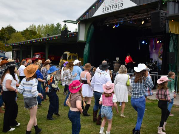 Buy Statfold Goes Country Tickets online - Statfold