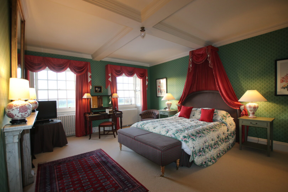 The Hon. Oliver's Bedroom